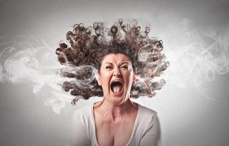 7 Burning Signs Of Crazy-Making Behavior In Relationships